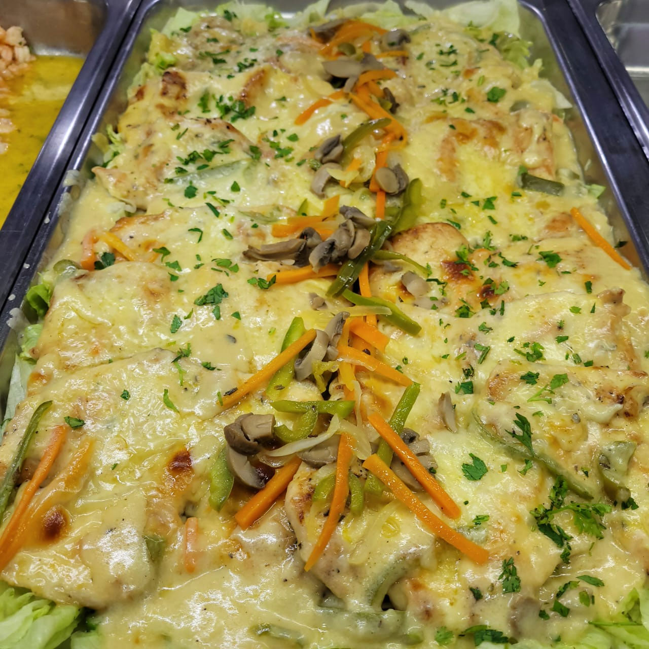 Filet de pollo a la crema – Angelicas Restaurant La Coromoto