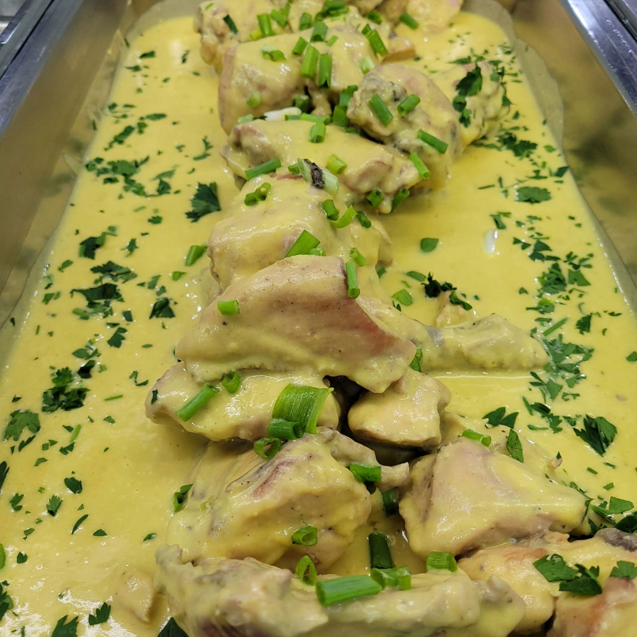 Pollo en crema de vegetales – Angelicas Restaurant La Coromoto