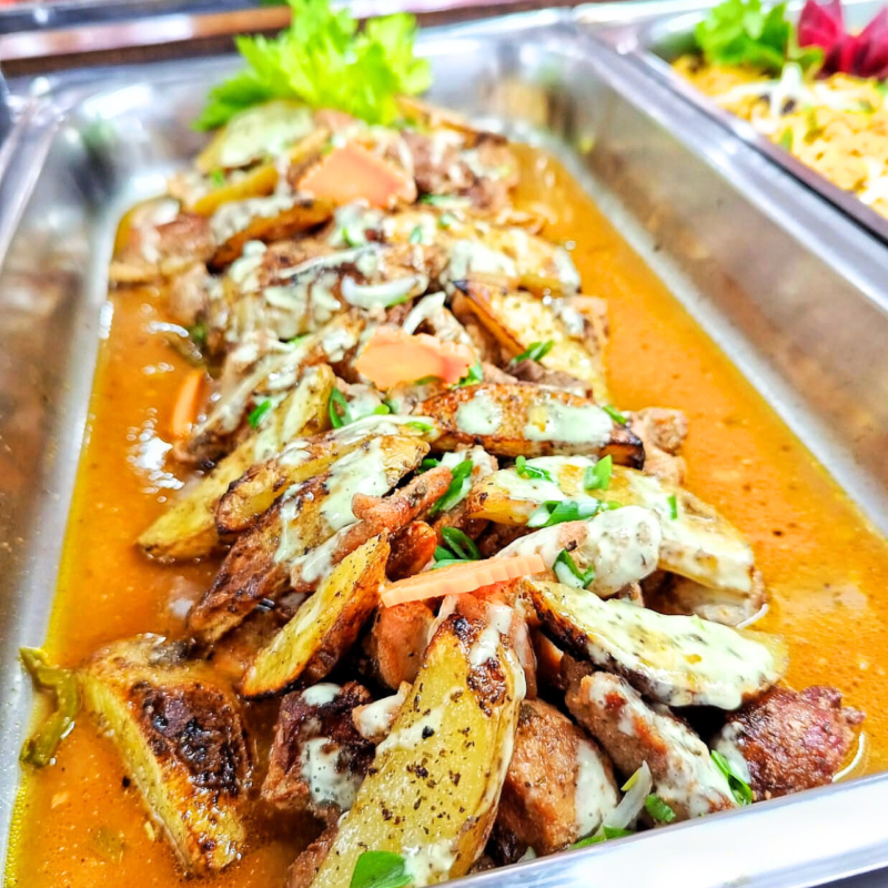 Cerdo horneado con papas rusticas – Angelicas Restaurant La Coromoto